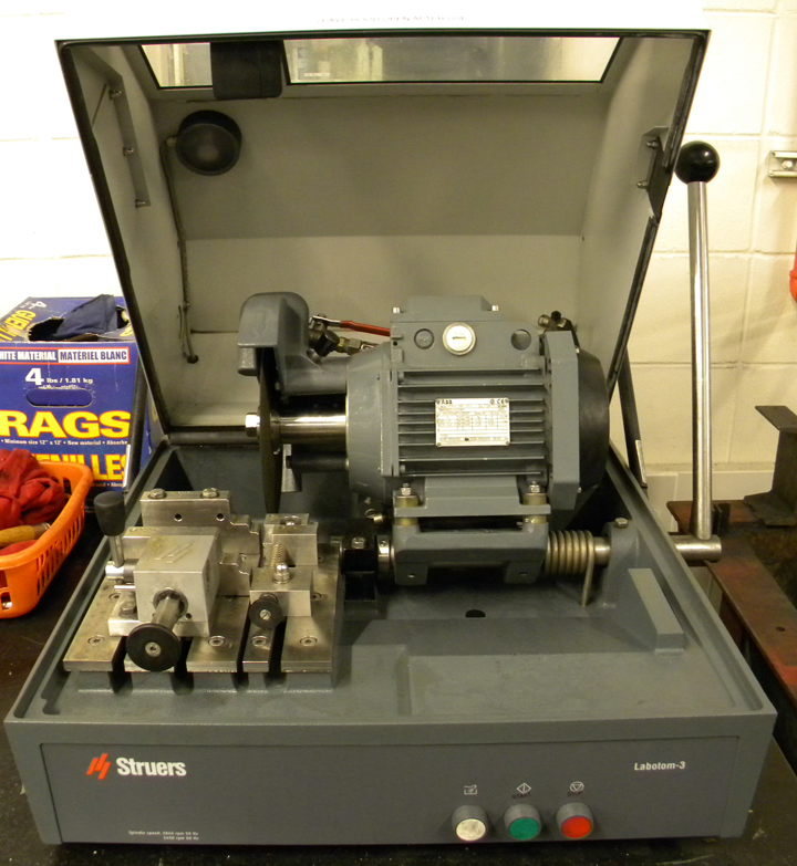 Struers Labotom 3 Wet Saw – CCWJ